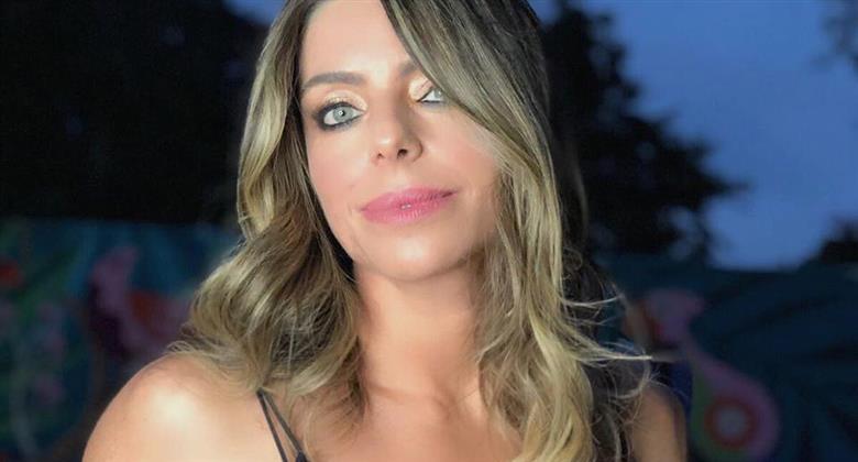 Daniella Cicarelli posa de biquíni coberta de lama e brinca: "Lookinho ...