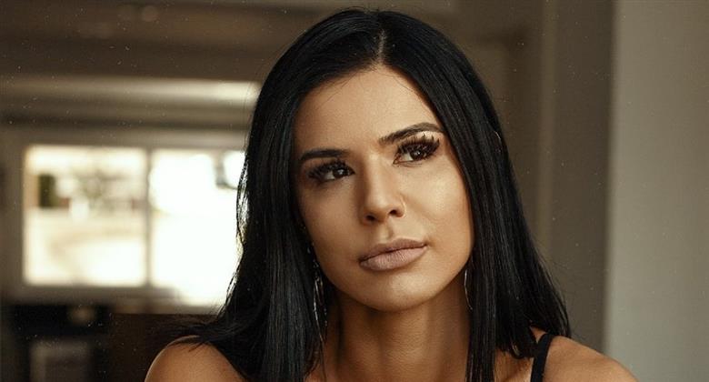 Ex de Felipe Franco, Eva Andressa posa de calcinha e fazendo topless ...